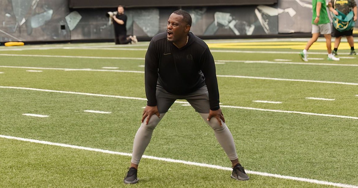 Everything WR Coach Junior Adams said after Oregon's 16th Fall Practice