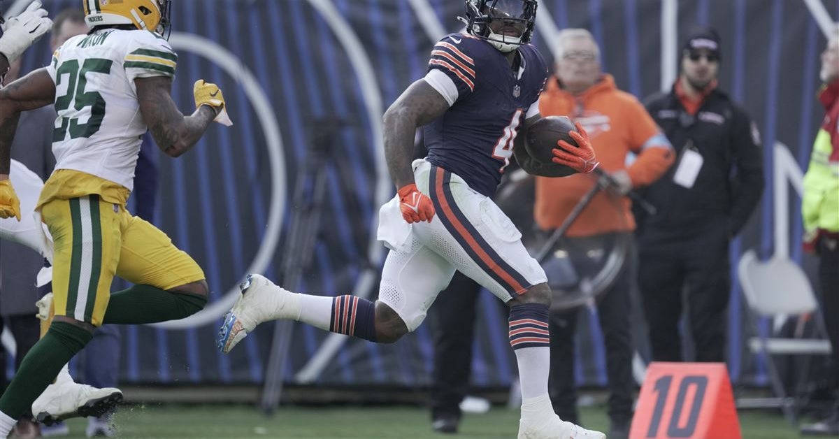 Bears offense shows signs of progress under Thomas Brown