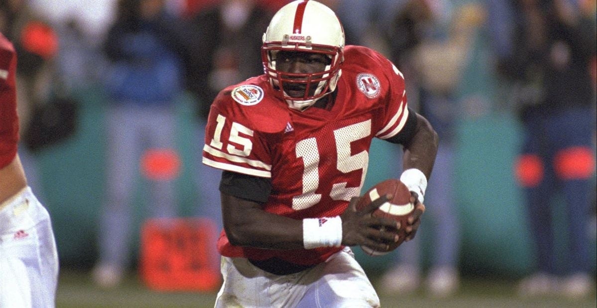 College football's top 25 all-time quarterbacks, ranked