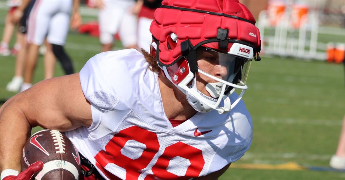 Tight end Rohan Jones turning heads early in Arkansas spring practice