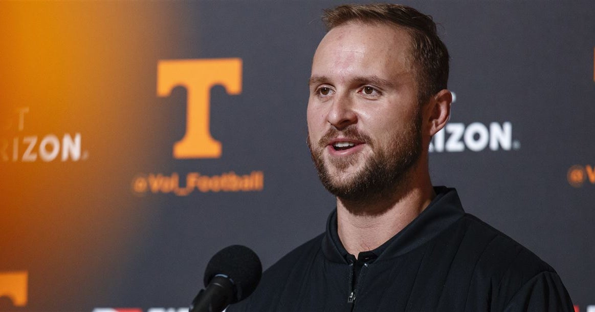 Details of new Vols tight ends coach Alec Abeln’s contract revealed