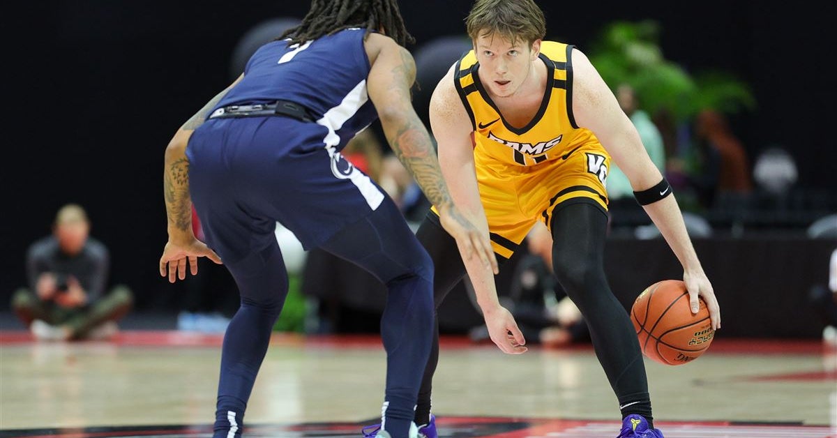 Villanova adds combo guard, Max Shulga from the portal