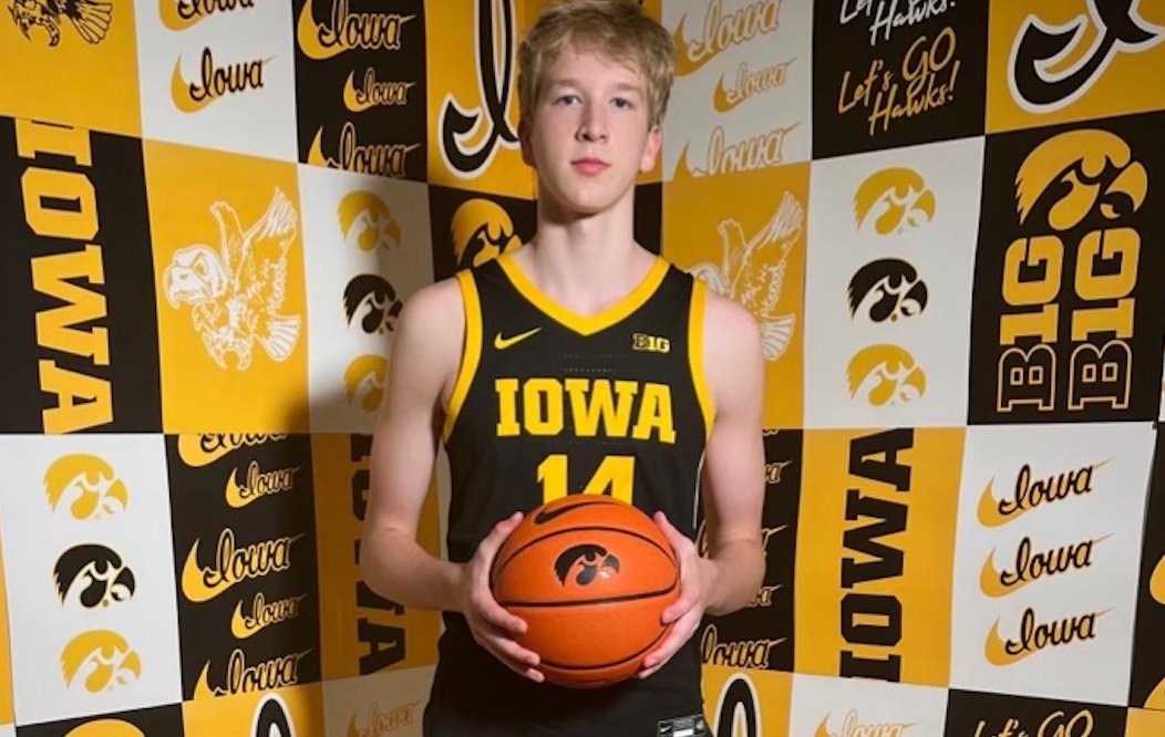 Three-star forward Jackson McAndrew takes in Iowa gameday, talks ...