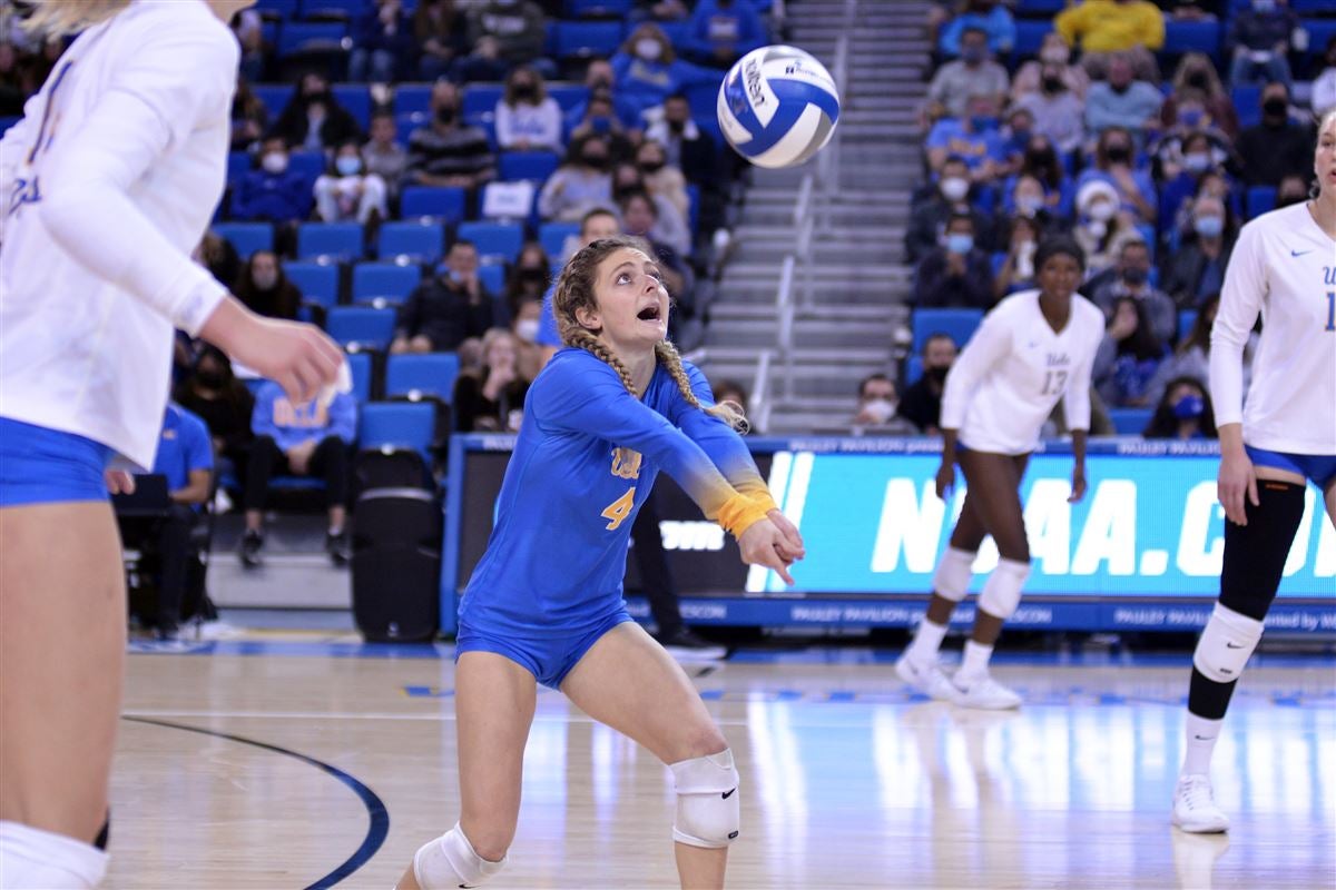 Photos: Women's Volleyball advances to Sweet 16
