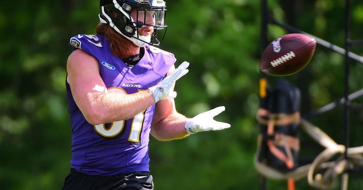 Hurst inks his NFL contract