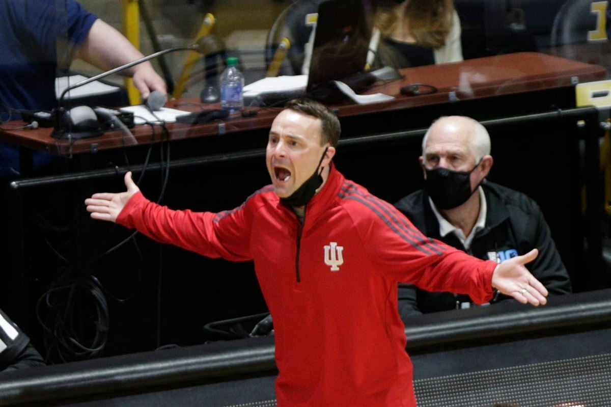 Archie Miller reacts to Indiana's fifth-straight loss to close the season