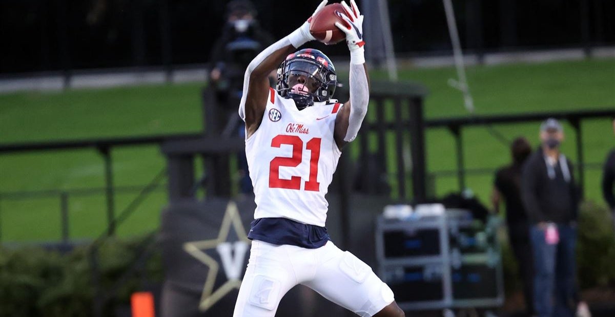 With or without certain teammates, AJ Finley is focused on ending 2022 ...