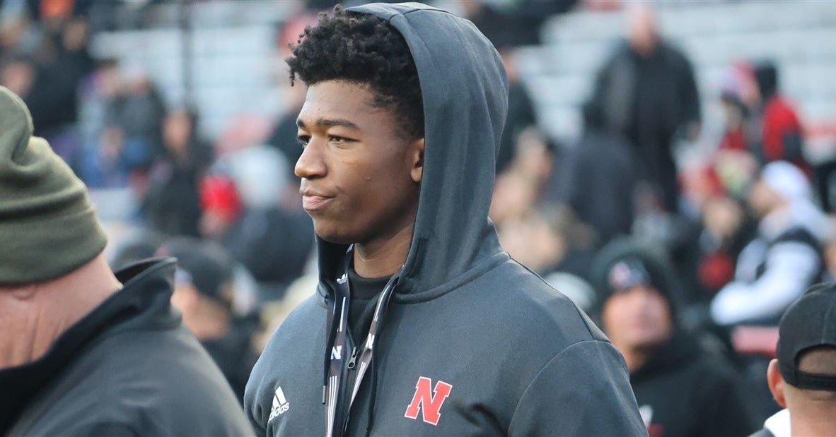 Top 2027 DL Abraham Sesay Plans Visit to Notre Dame