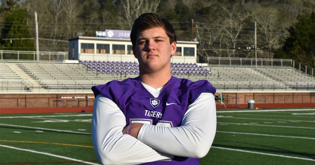 BREAKING: Tate Ratledge commits to Georgia
