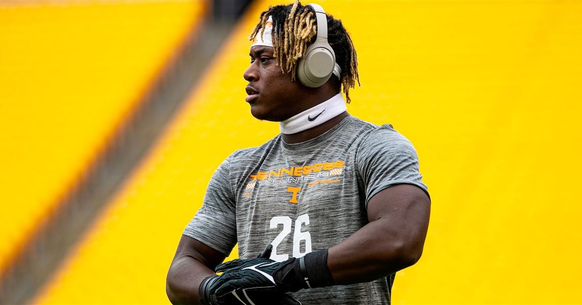 Transferring Tennessee RB swaps Pac-12 rivals with new commitment