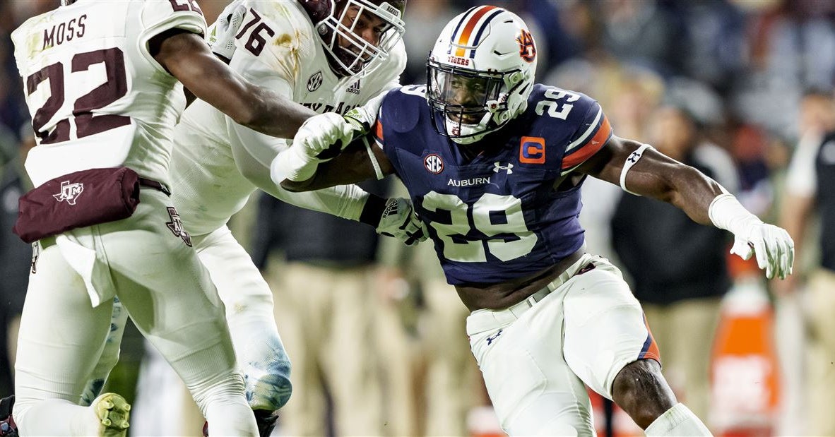 Auburn edge rusher Derick Hall drafted early in second round