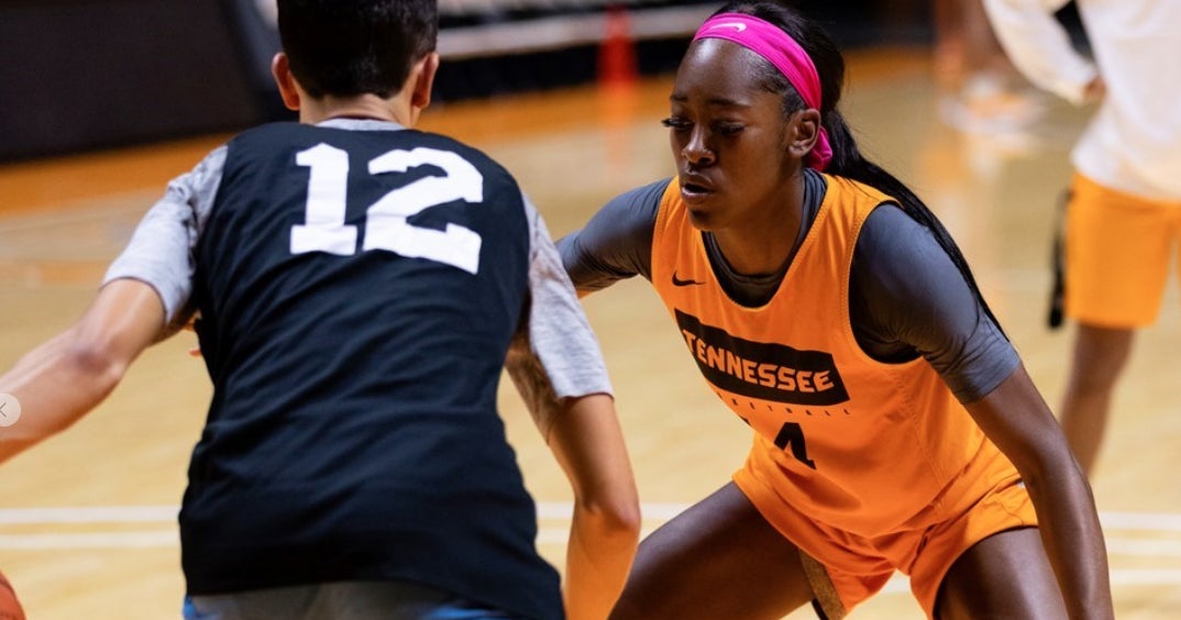 Lady Vol guard Zaay Green tears ACL