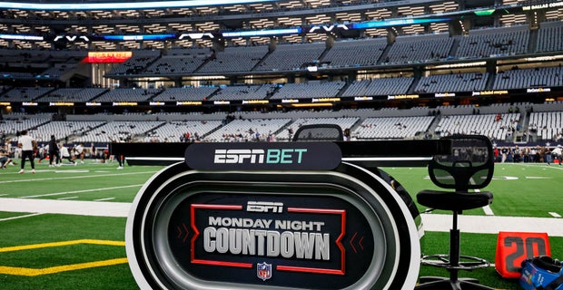 WATCH: The 'Monday Night Countdown' crew took part in an impromptu ...