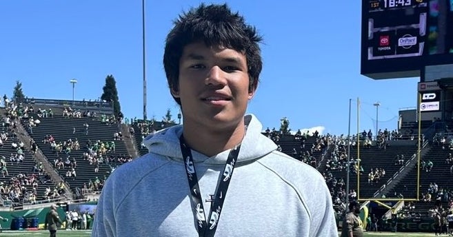 Oregon extends rare early in-state offer to 2028 tight end Presley DeLance