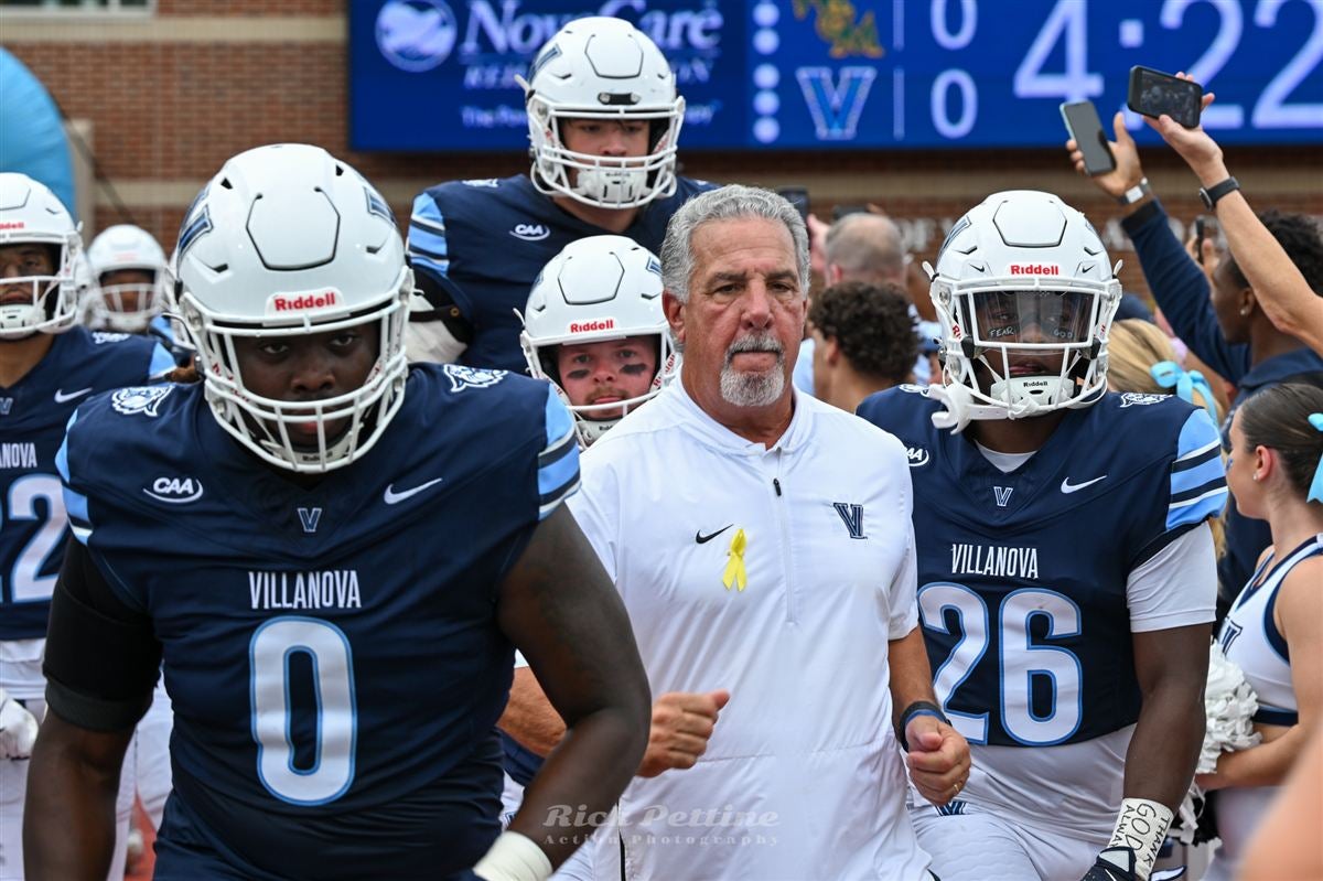 Villanova destroys Harvard, 52-7 to advance in FCS playoffs