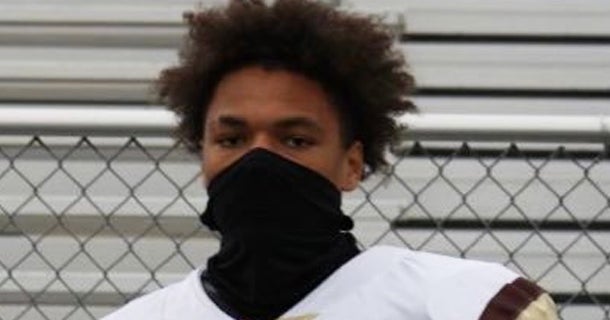 2022 OL/DL Malachi Davis gets first offer