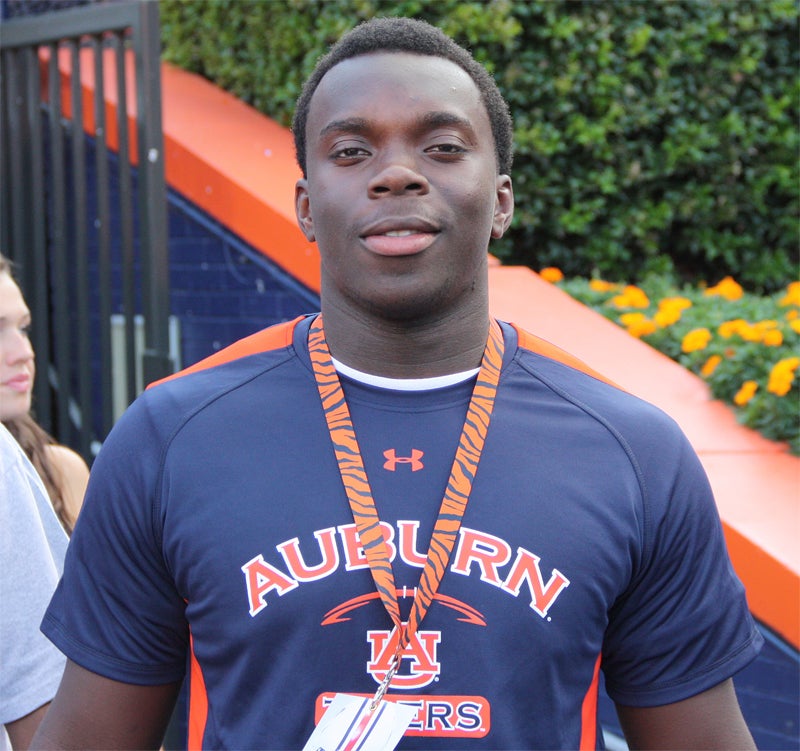 Auburn LB De'Shaun Davis posts hype video
