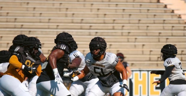 Camp Notebook Day 12: Talking O-line With LT Briason Mays