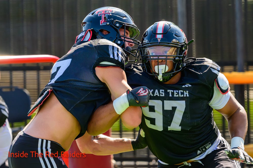 Photo Gallery: April 8 Spring Practice