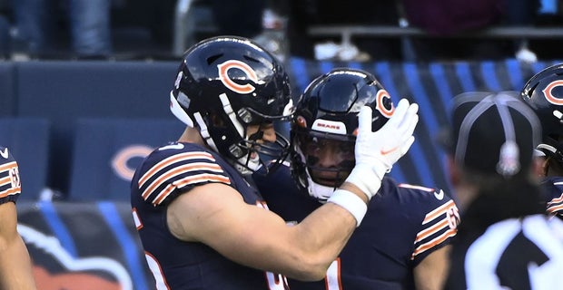 WATCH: Cole Kmet makes spectacular one-handed catch