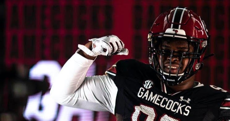 Gamecock football players wear uniforms for first time in 2020