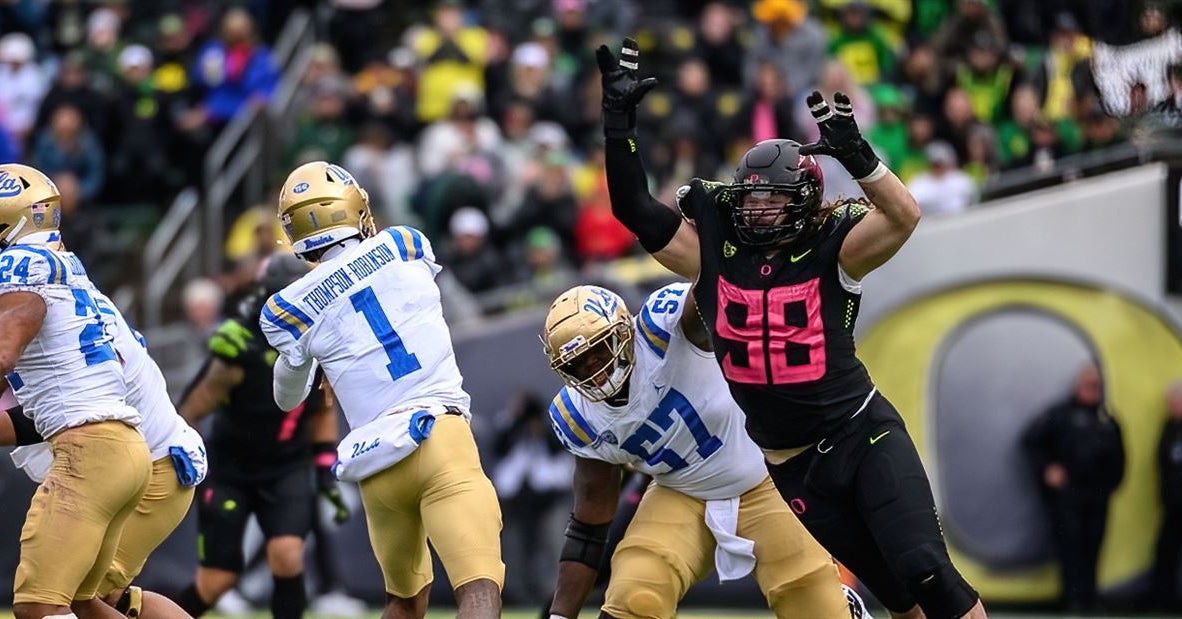 Oregon DL Casey Rogers announces return for 2023 season