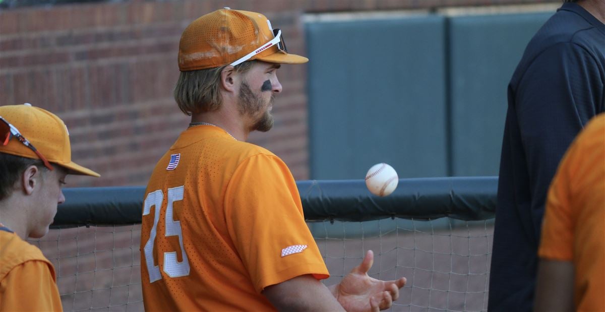 WATCH: Tennessee baseball's Blake Burke and AJ Russell preview start of ...