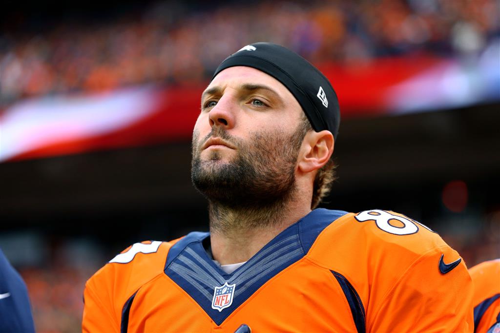 Wes Welker visits Dolphins practice to lend his advice