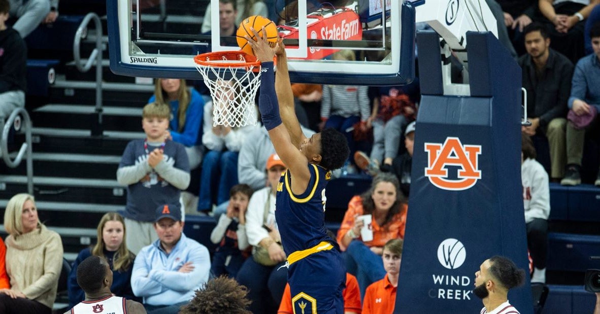 Chattanooga forward Sam Alexis to visit Florida