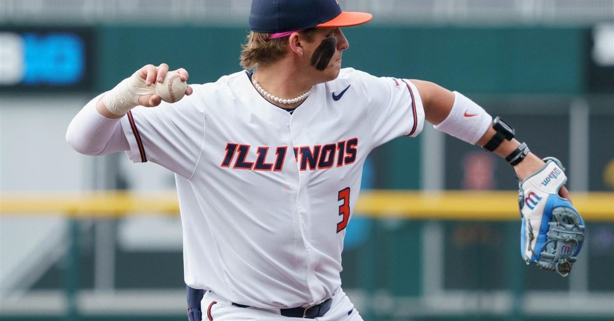 Illini baseball rallies for extra-innings win over Iowa in B1G Tournament