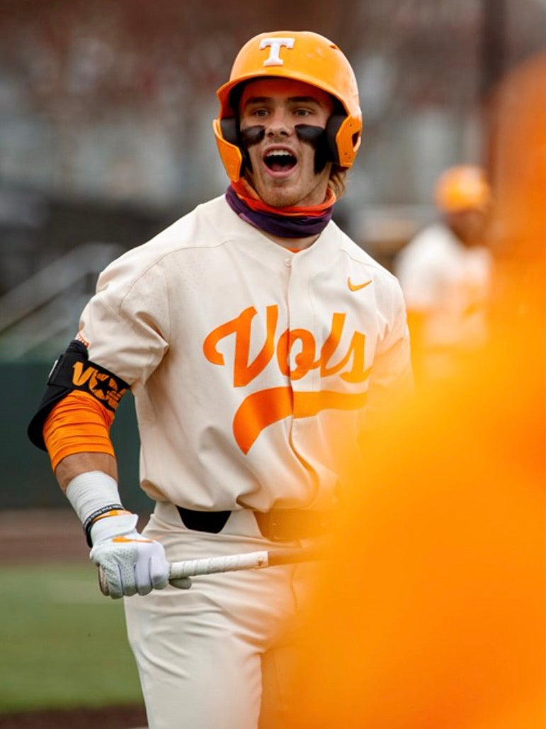 Gilbert's 11th-inning walk-off seals No. 9 Vols' series win over No. 15 LSU