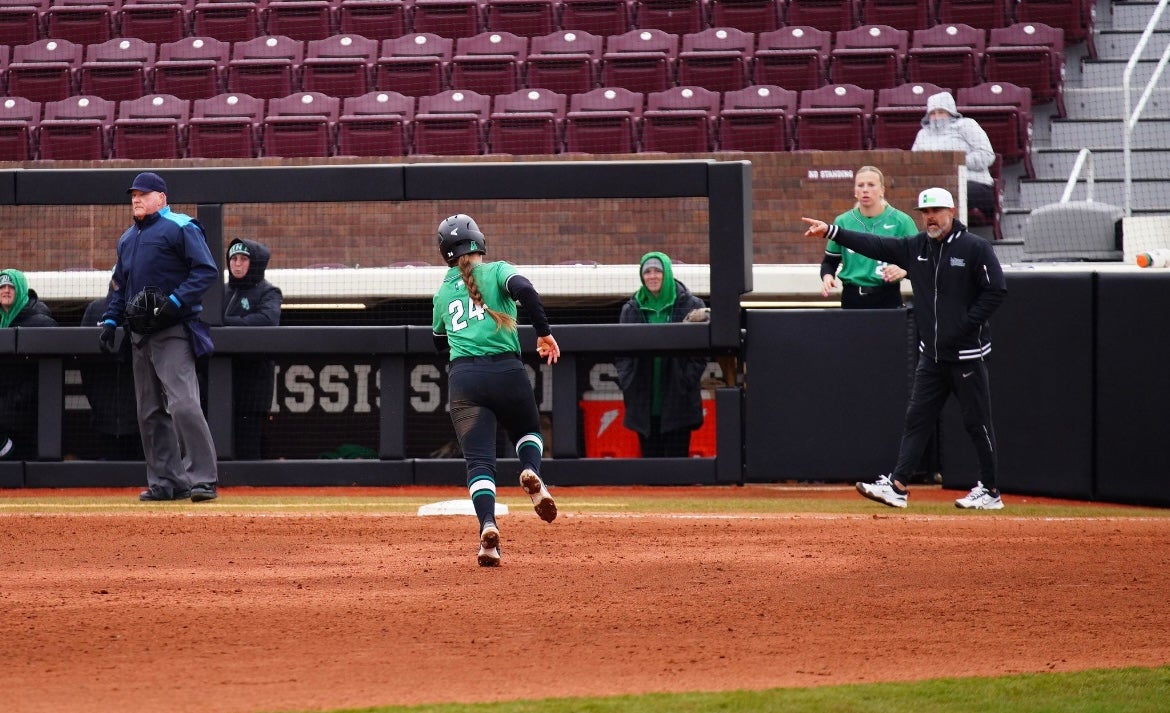 Comeback Wins Highlight Strong Weekend for North Texas Softball