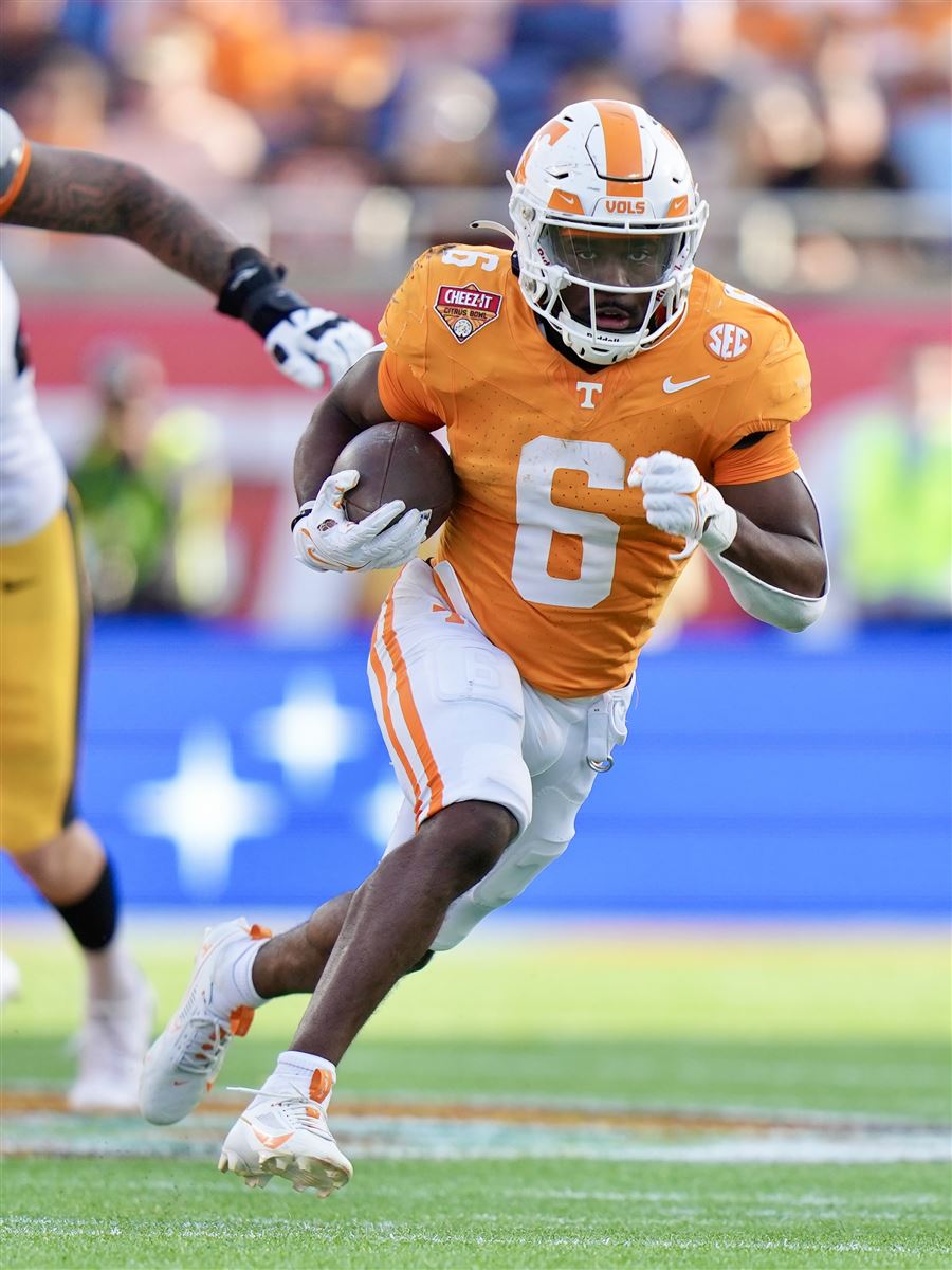 Dylan Sampson shows feature role suits him just fine in Tennessee’s ...