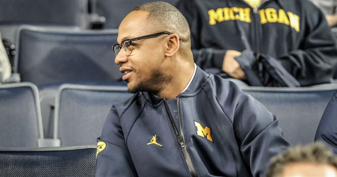 Roy Roundtree leaves Michigan for position-coaching gig