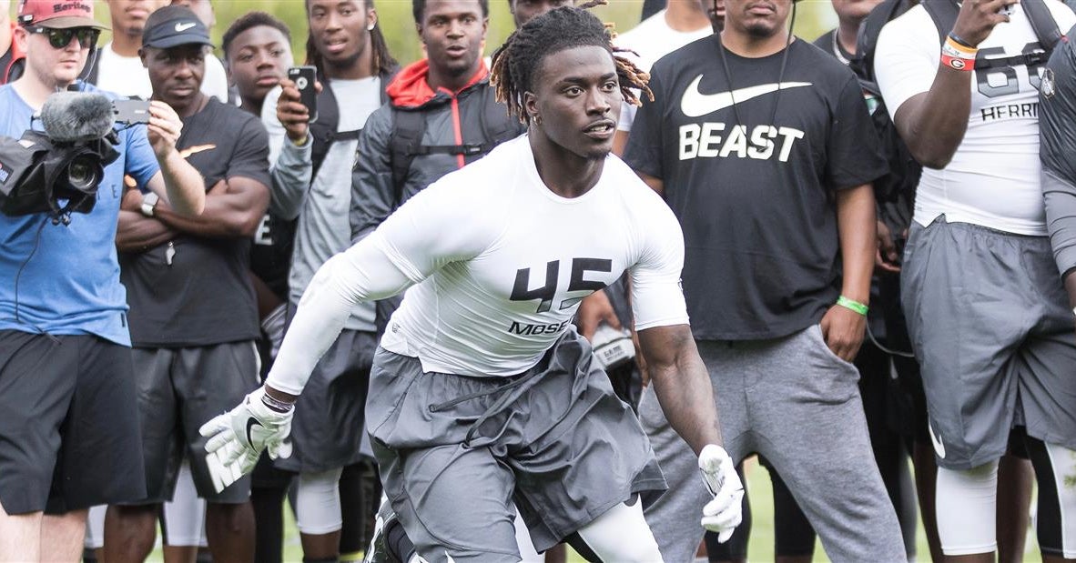 LSU fans irate after Dylan Moses signs aid papers with Alabama