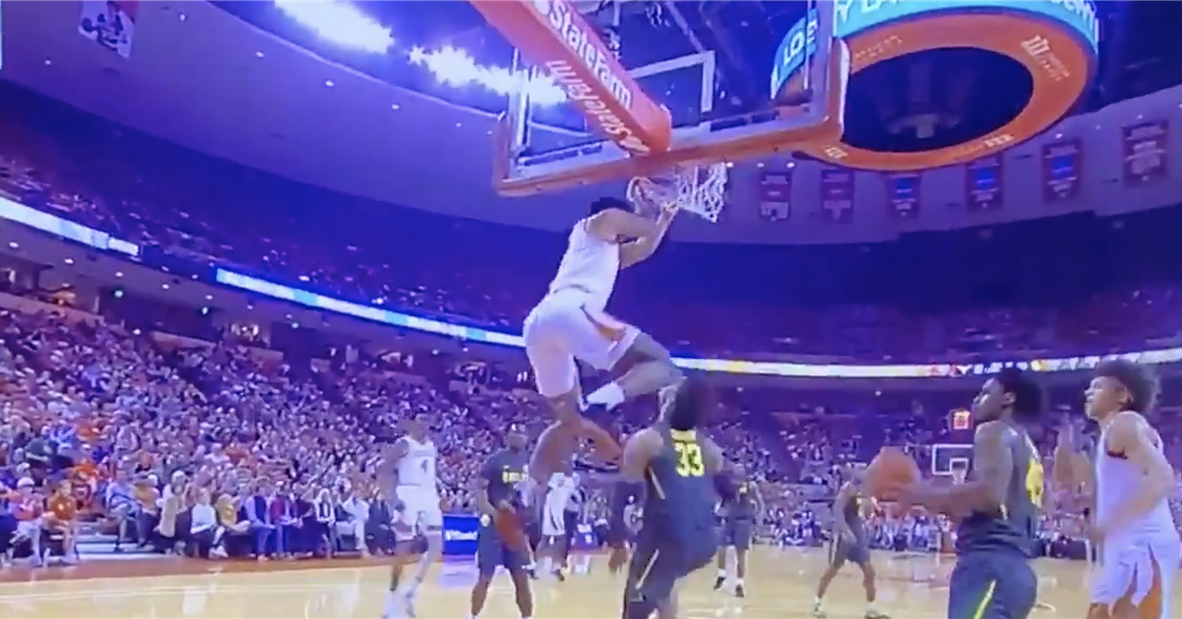Watch: Royce Hamm throws down monster dunk on No. 1 Baylor