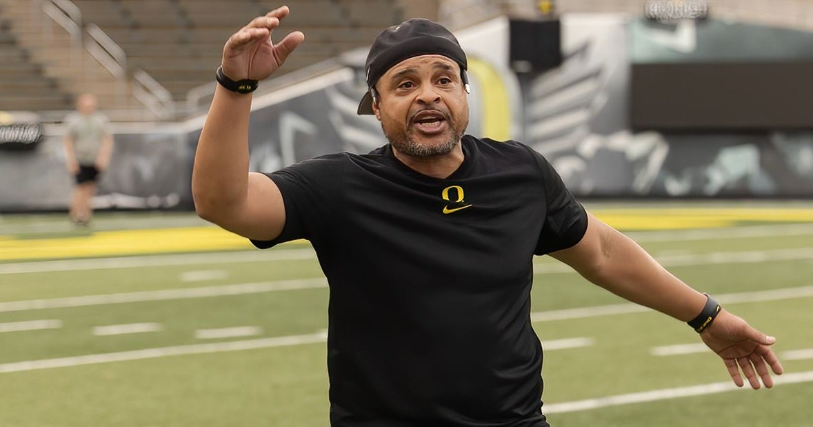 WATCH: Demetrice Martin breaks down Oregon's cornerback room