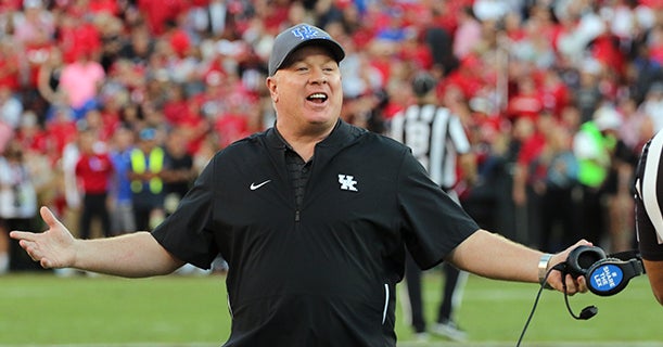 Stoops talks openly about emotions of passing Bear Bryant as UK's ...