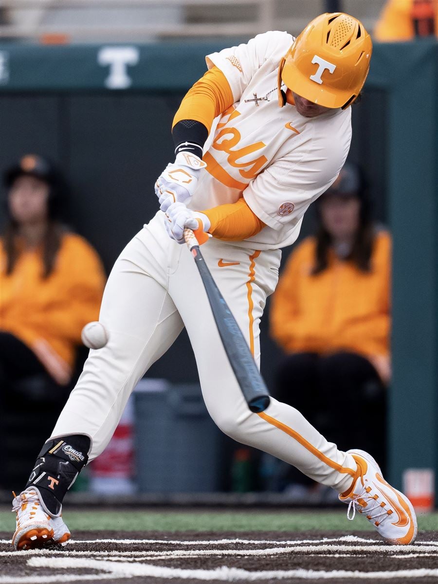 Around The Horn: No. 4 Tennessee completes comfortable sweep of Hofstra