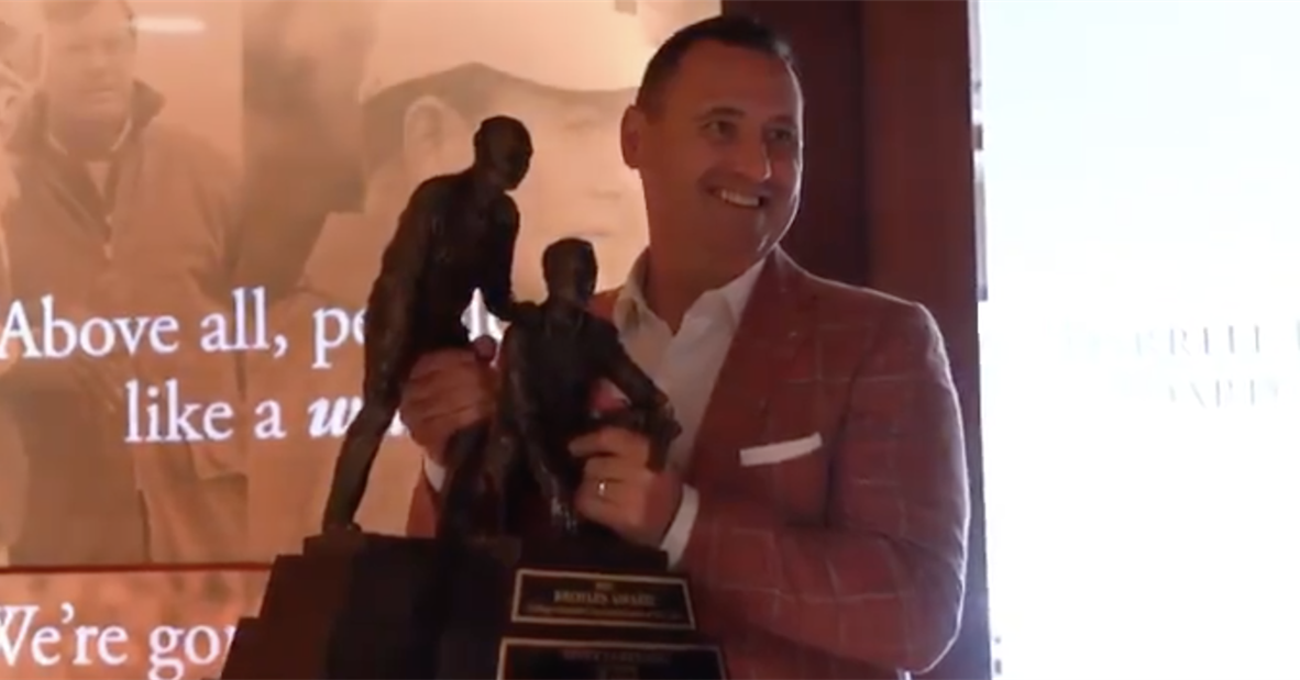 Watch: Steve Sarkisian receives Broyles Award trophy
