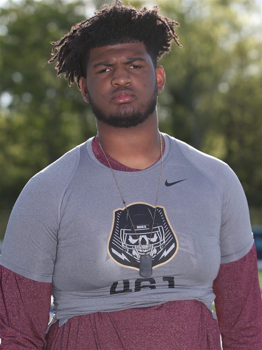 Adrian Ealy Profile Photos
