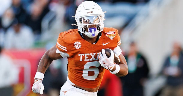 Texas RB Christian Clark to South Carolina