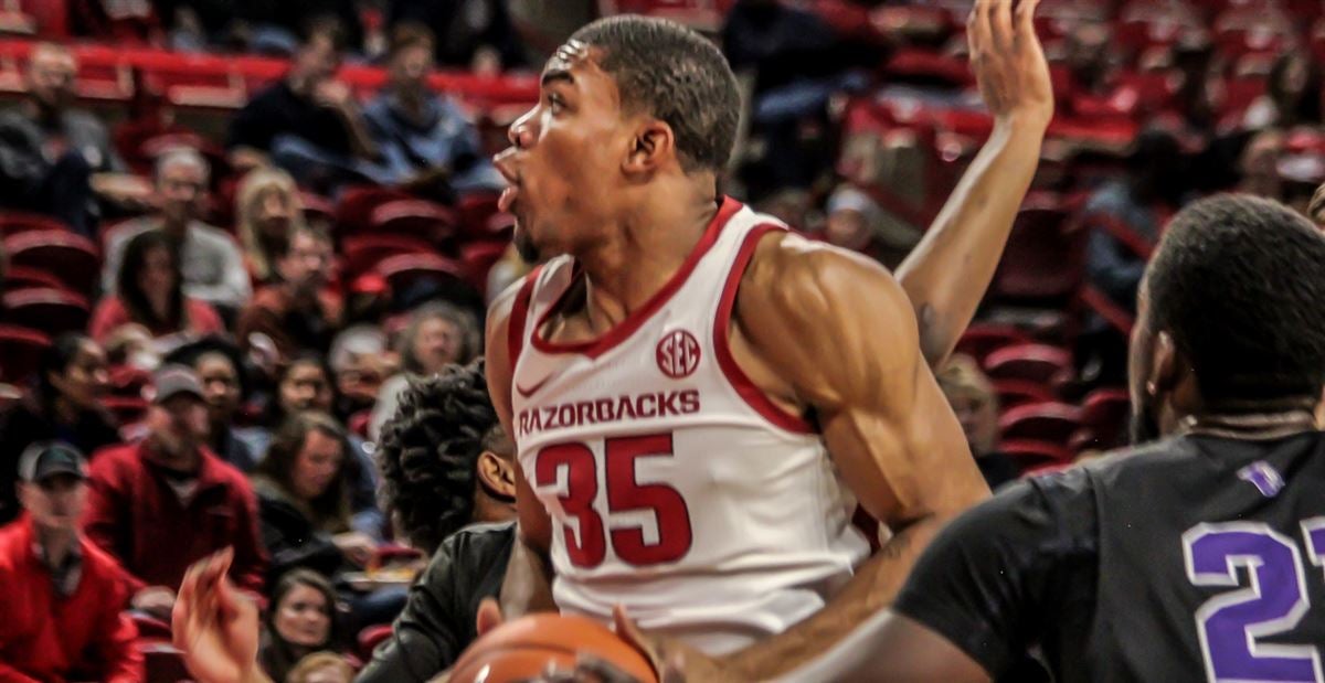 Reggie Chaney revives Arkansas after sluggish start