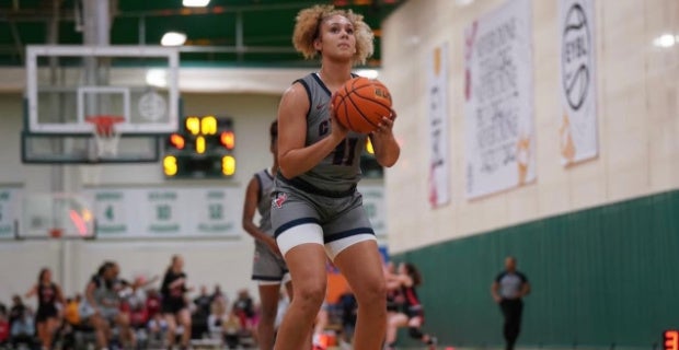 Texas women's basketball lands Top 10 forward Justice Carlton