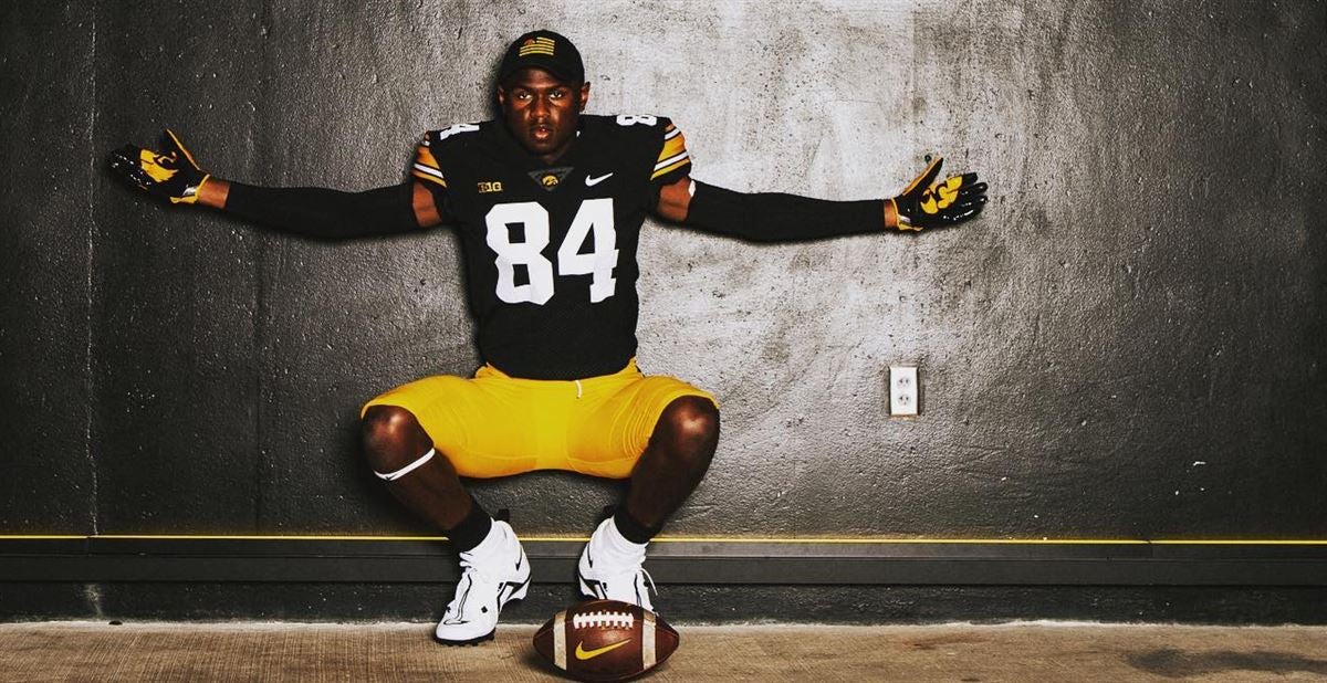 DE Joseph Anderson commits to Iowa