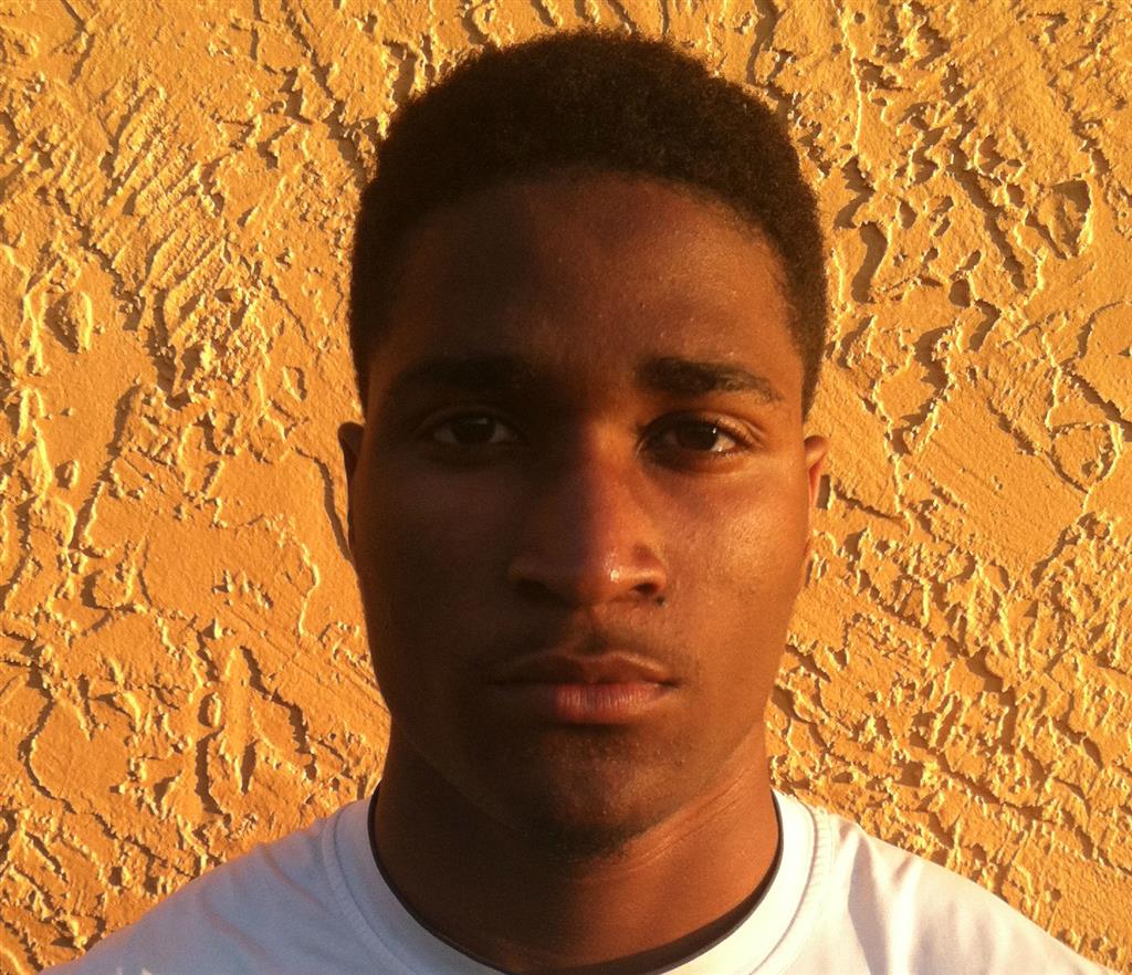 Miami (FL) Killian LB Bruce Davis has a leader and Top 5