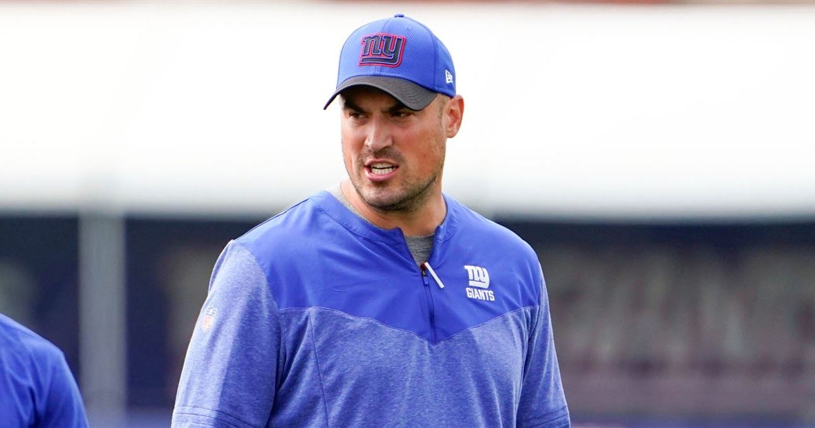 New York Giants offensive coordinator Mike Kafka looks at play-calling ...