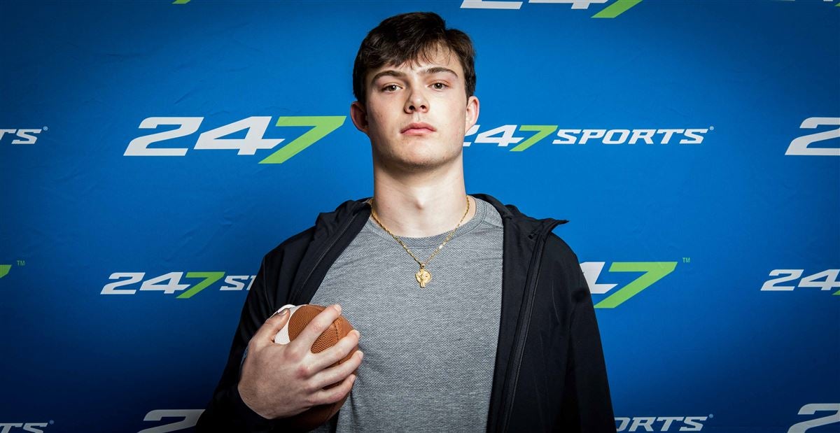 Oscar Delp welcomed to college by Travon Walker during Georgia bowl ...