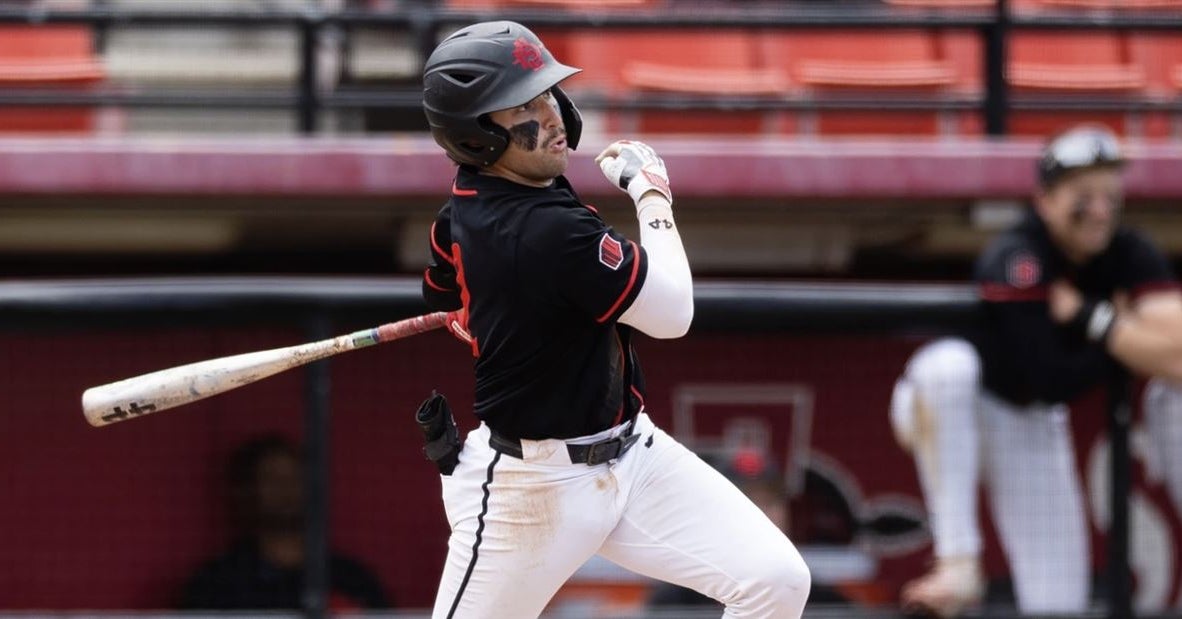 Transfer infielder commits to Tennessee baseball