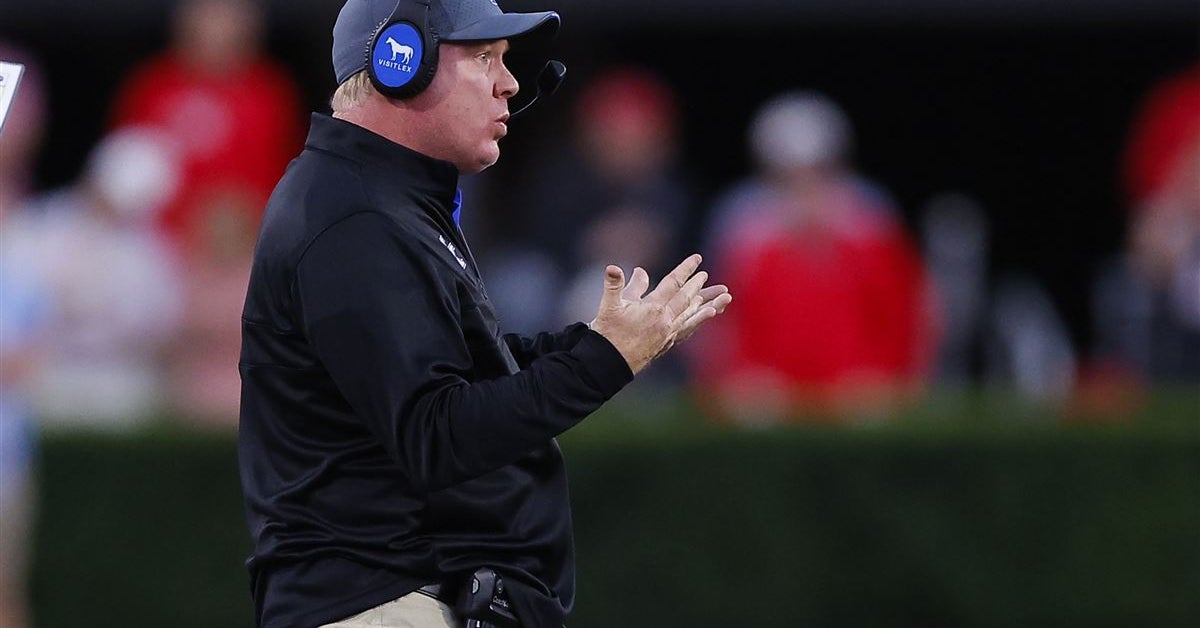 Mark Stoops disappointed in QB Devin Leary, shoulders blame after ...